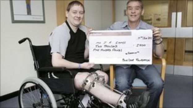 Pc David Rathband's Blue Lamp Foundation in first award - BBC News
