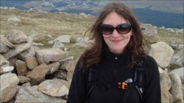 Crash survivor Sandy MacPhee from Skye in 150-mile hike - BBC News