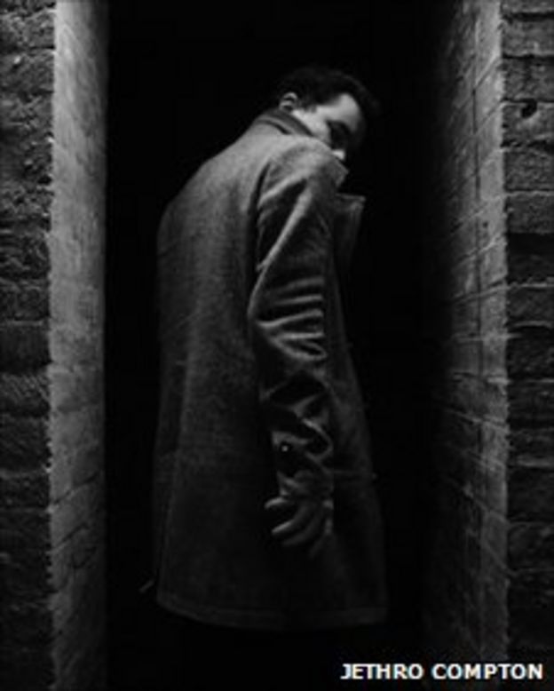 How Macbeth became a prison drama - BBC News