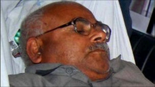 India: Five suspended over 'mysterious' death of doctor - BBC News