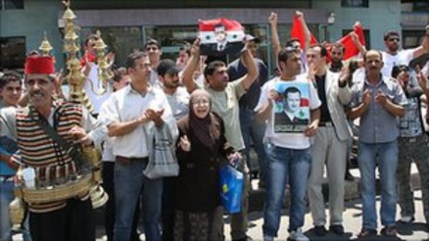 Syrian dissidents show unity at rare conference - BBC News