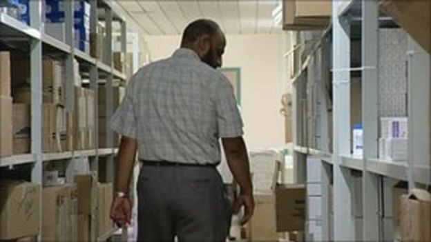 Libya: Hospitals in rebel-held Benghazi 'face crisis' - BBC News