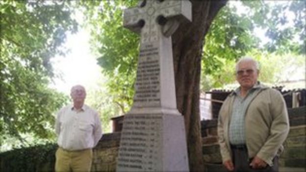 Darfield volunteers restore memorial to mining tragedy - BBC News
