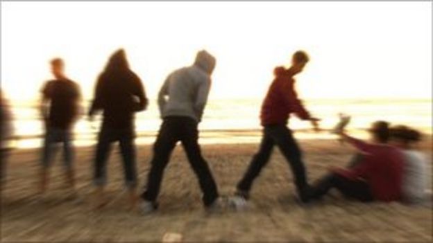 Fake ID teens caught in Newquay by police - BBC News