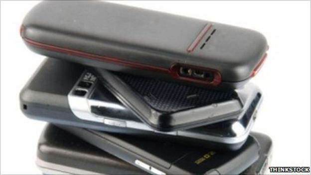 Who, What, Why: Can phone hackers still access messages? - BBC News