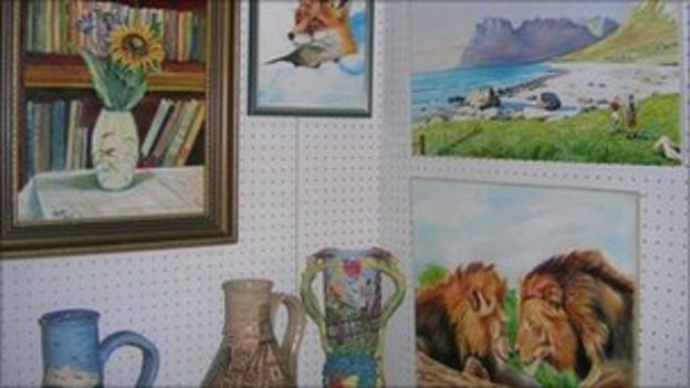 Colwyn Bay's former KFC becomes art gallery - BBC News