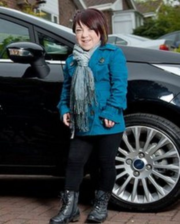 Life as a teenager growing up with dwarfism - BBC News