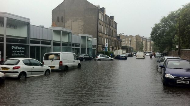 In Pictures: Edinburgh Flooding - BBC News
