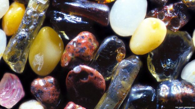 Mega close-up pictures of sand! - BBC Newsround