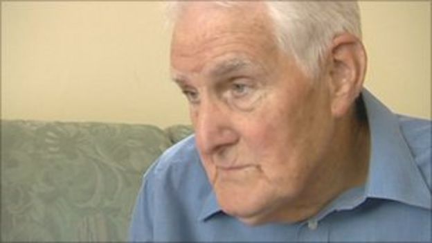 Kent parents' bid to fly home ill son Richard Plummer - BBC News