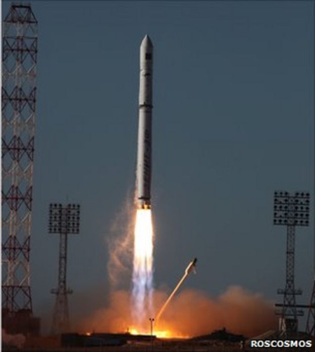 Giant space scope RadioAstron reaches orbit - BBC News