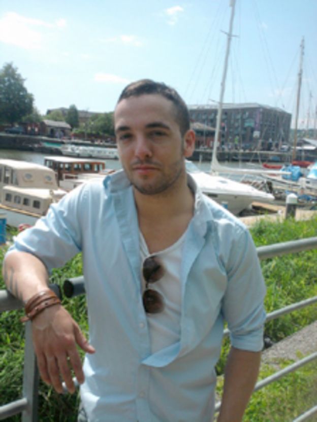 Tribute to Ian Hamilton, found dead near Pontllanfraith - BBC News