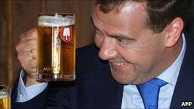 Russia classifies beer as alcoholic - BBC News