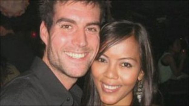 Bali bike crash man Richard Plummer becomes a father - BBC News