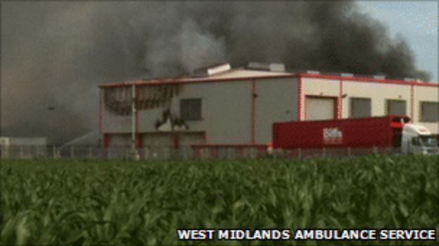 Stoke-on-Trent fire: Residents urged to close windows - BBC News