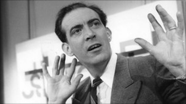 Bafta Cymru-winning actor Stewart Jones dies, aged 83 - BBC News