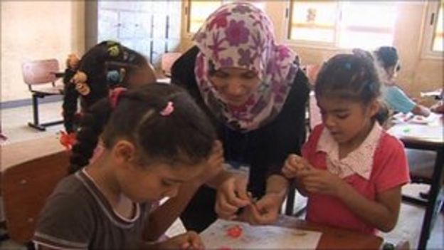 Libyan children struggle for normality - BBC News