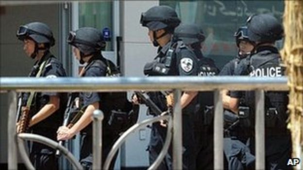 China police kill two suspects in Xinjiang violence - BBC News