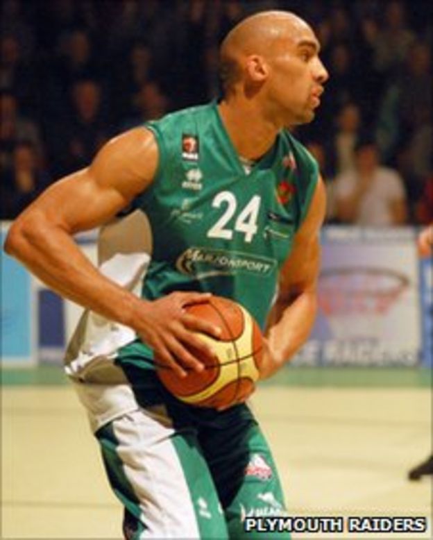 Plymouth Raiders captain Anthony Rowe re-signs - BBC Sport