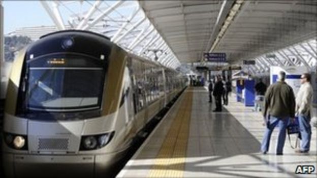 South Africa Gautrain opens Johannesburg-Pretoria route - BBC News