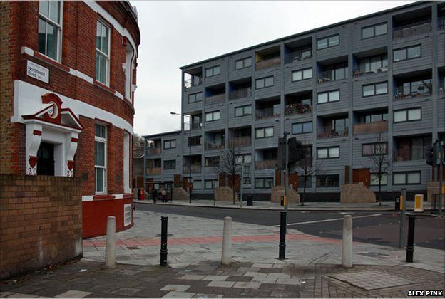 Then and now: Hackney revisited - BBC News