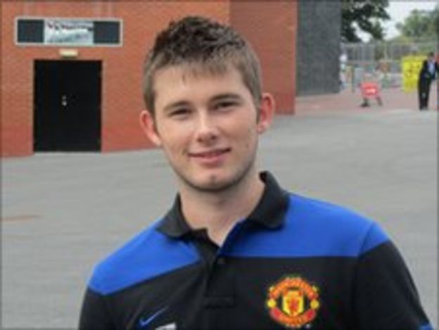 Community Shield: United and City fans give their views - BBC News