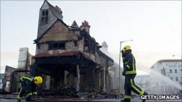 England riots: From the scene - BBC News