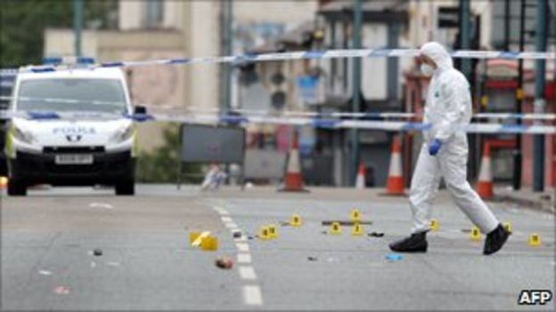 England riots: From the scene - BBC News