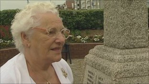 Soldier added to Lee-on-the-Solent war memorial - BBC News