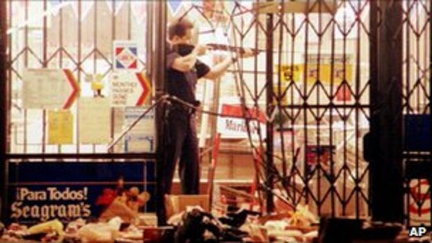 What Los Angeles can teach the UK on riot control - BBC News