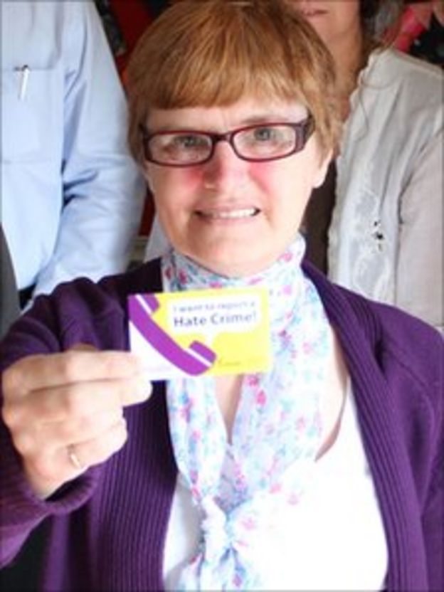 Hate crime card to help disabled people in Warwickshire - BBC News