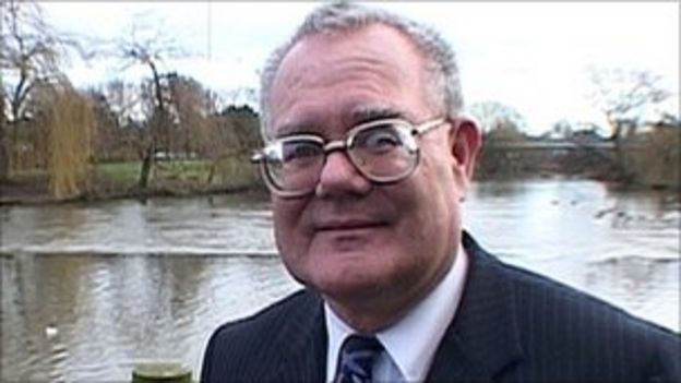 Ex-Derby council boss jailed for child sex attack - BBC News