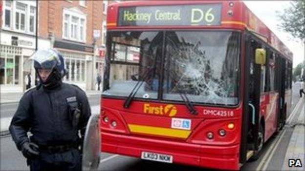 PM praises London transport workers for duty during riots - BBC News
