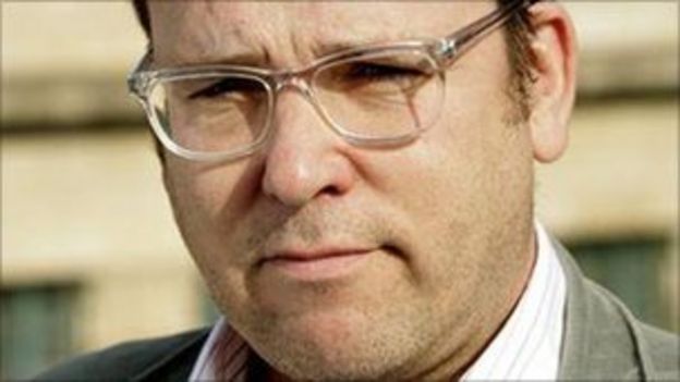 James Bond designer Daniel Kleinman criticises Bicester eco-town - BBC News