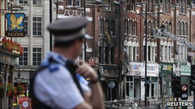 London riots: Tenants sent eviction warning letters - BBC News