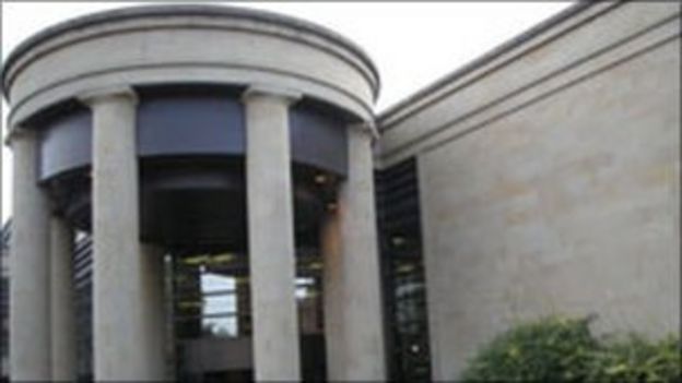 'Milkybar Kid' knife man Steven Moran jailed - BBC News