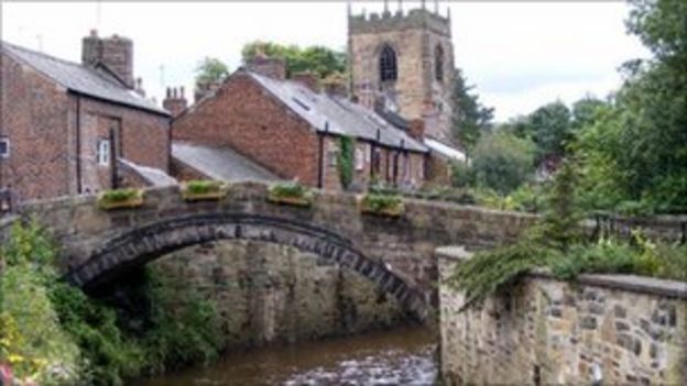 River Yarrow attracts otters and kingfishers - BBC News