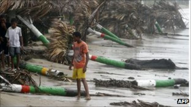 US warning over strengthening Hurricane Irene - BBC News