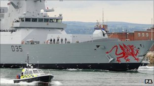 Royal Navy Type 45 destroyer arrives in Portsmouth - BBC News