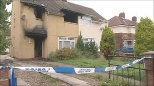 Hull fire: rescued pair 'lucky to be alive' - BBC News