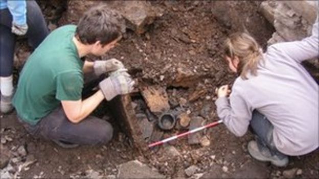 Dunning Iron Age find shows Roman-Pictish link - BBC News