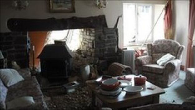 Ashreigney farmhouse crash impact 'like a bomb' - BBC News