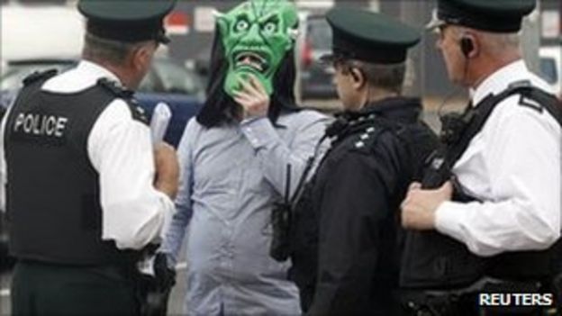 Former UVF man Robert Stewart admits being alcoholic - BBC News