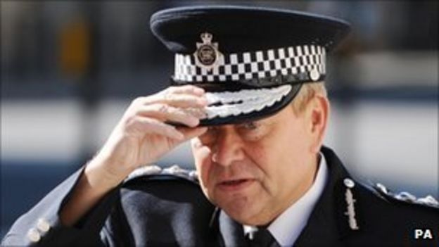 Metropolitan Police chief questions 'feral' comment - BBC News