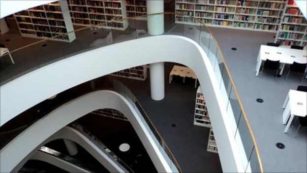 New £57m University of Aberdeen library opens - BBC News