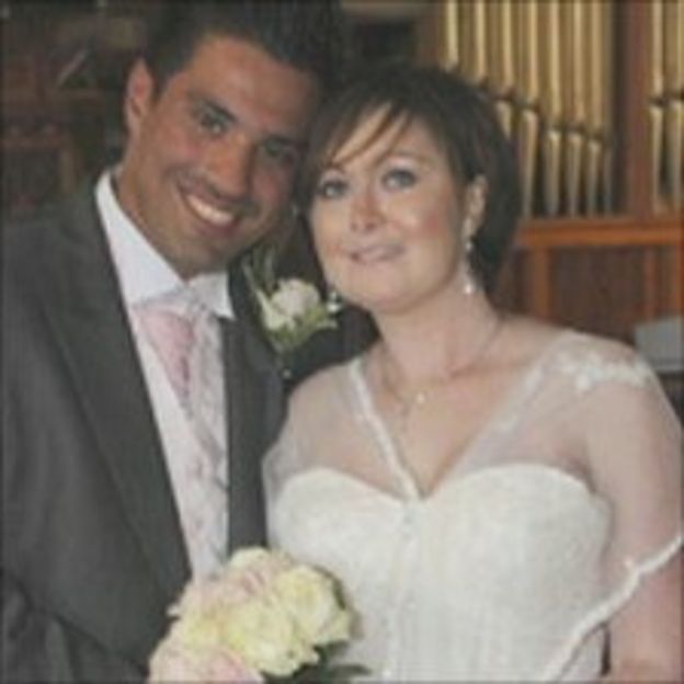 Terminally-ill Kelly Bainbridge-Flor's cancer warning - BBC News