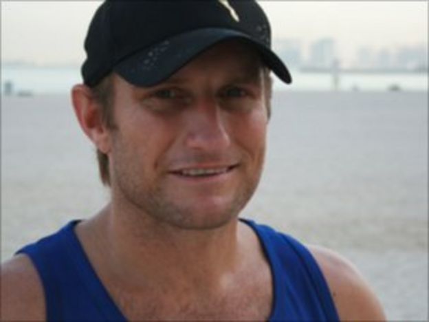 Group buying online shopping trend hits the Middle East - BBC News