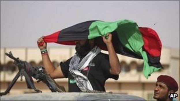 Libya war: Anti-Gaddafi troops take key Sabha positions - BBC News