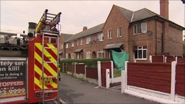 IPCC to examine police response to fire woman's calls - BBC News