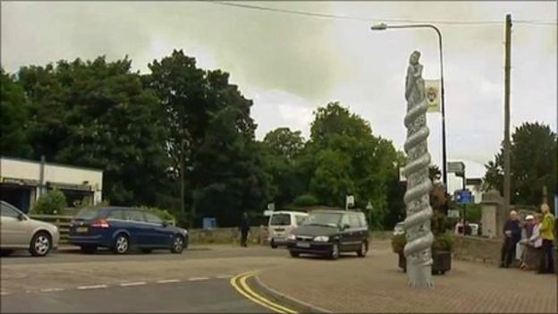 Calls for St Asaph's HM Stanley sculpture to be removed - BBC News